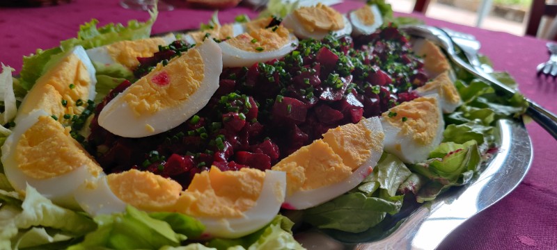 Salade de betteraves rouges et oeufs